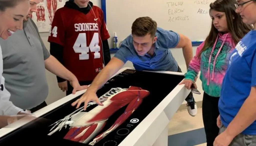 This 3D virtual table brings cadaver dissection to life