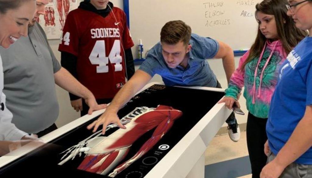 This 3D virtual table brings cadaver dissection to life