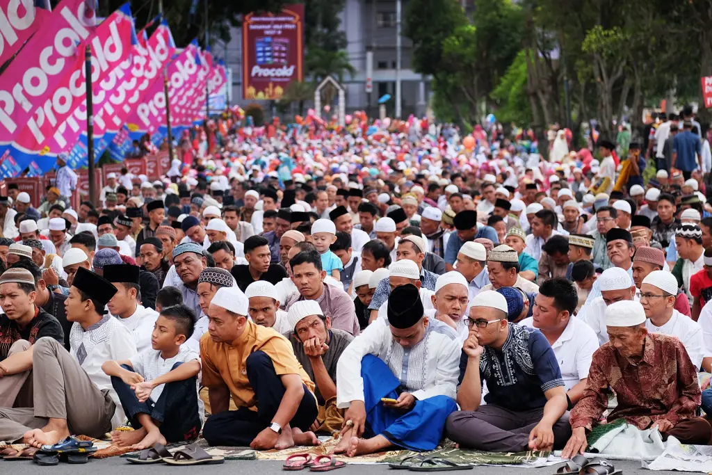 Indonesia’s ascent to the top of global Islamic fintech faces obstacles