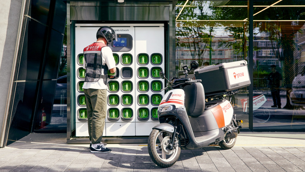 Gogoro and Uber Eats Taiwan launch $30.1m green initiative - Tech in Asia