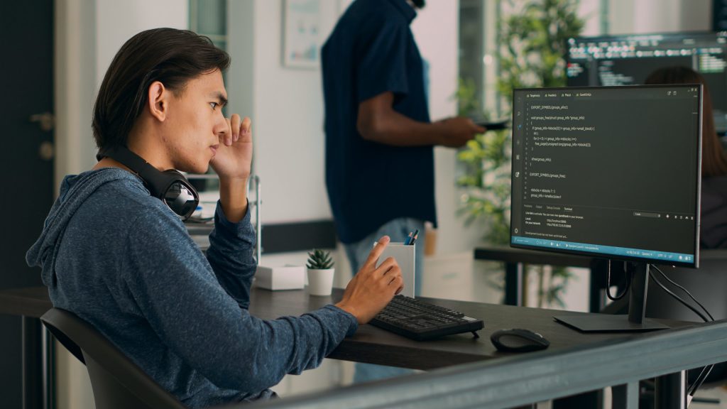 Remote Revolution 3 Challenges Companies Face When Managing A