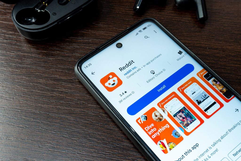 Reddit introduces AI chatbot to select users