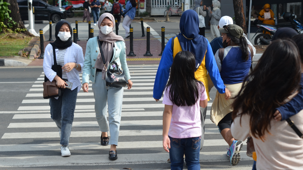 Indonesia offers new incentives to boost spending before VAT hike