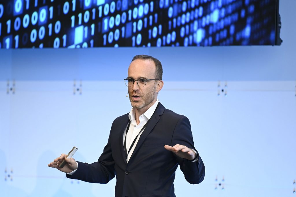 Israeli cultured meat firm faces financial crisis, cuts jobs