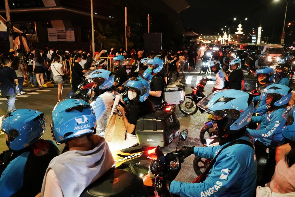 Angkas shifts gears as Grab vies for PH motorcycle taxi crown