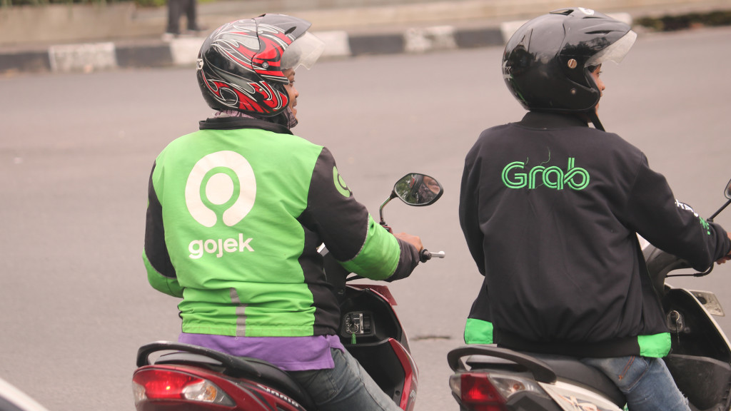 Grab, Gojek CEOs agree to give Eid holiday bonuses to drivers