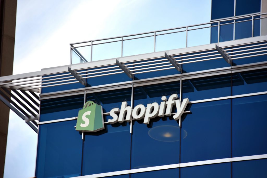 Shopify CEO tells teams to try AI before adding staff