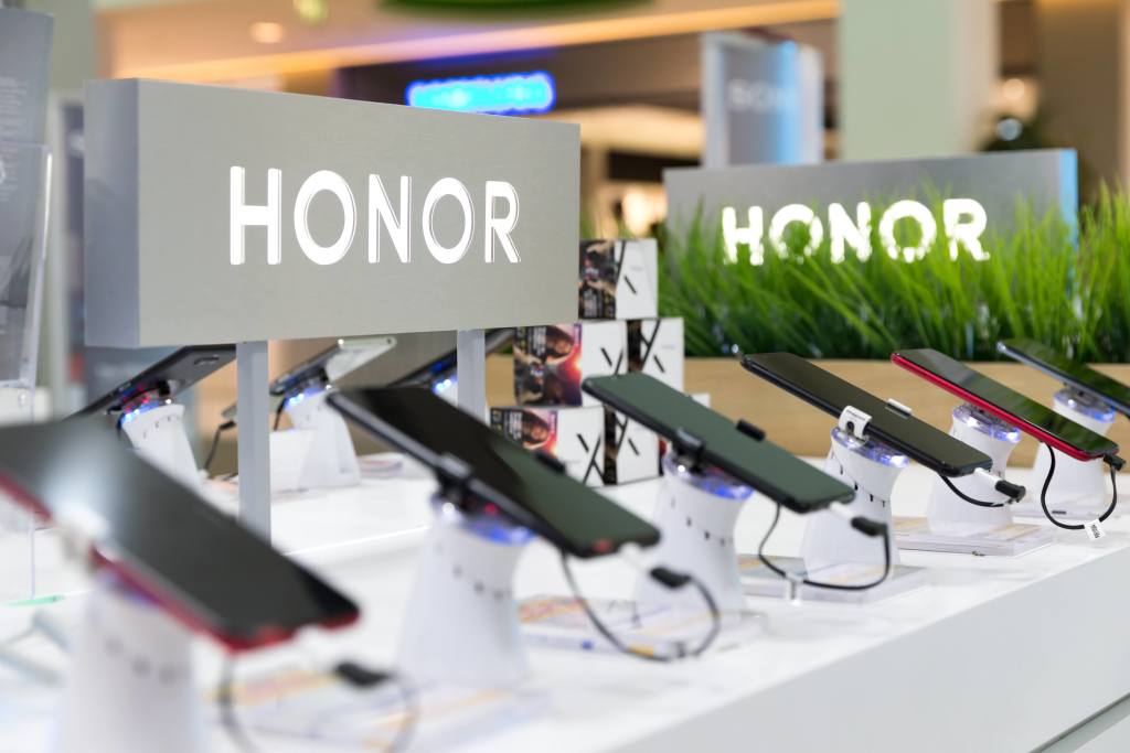 Honor sets up embodied AI labs, expands into robotics