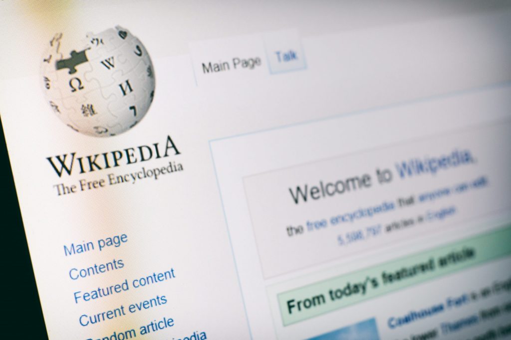 Wikipedia to use AI tools without replacing human volunteers