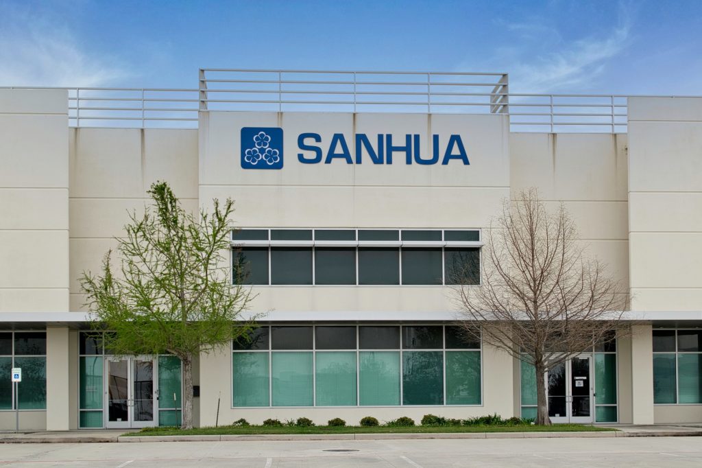 Chinese AC maker debuts in HK after $1.2b share sale