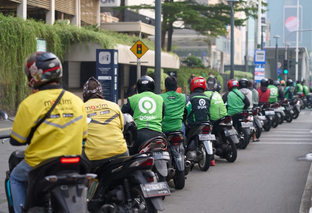 In 50 Words: Maxim challenges Grab, Gojek with affordable rides in ...