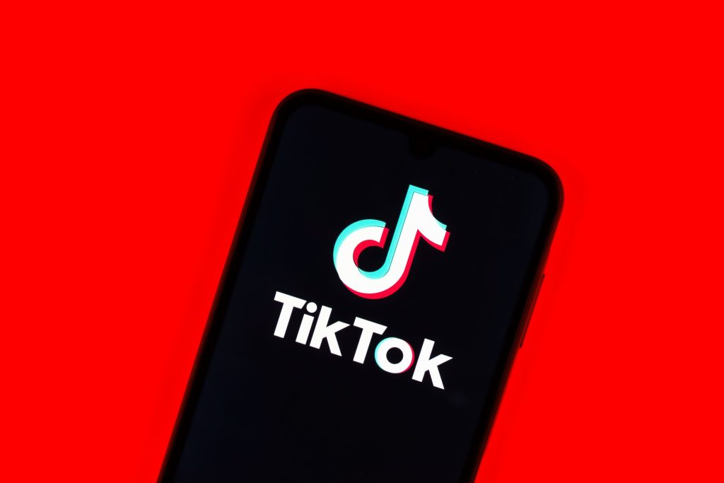 Oracle, Silver Lake in talks to take majority stake in TikTok US