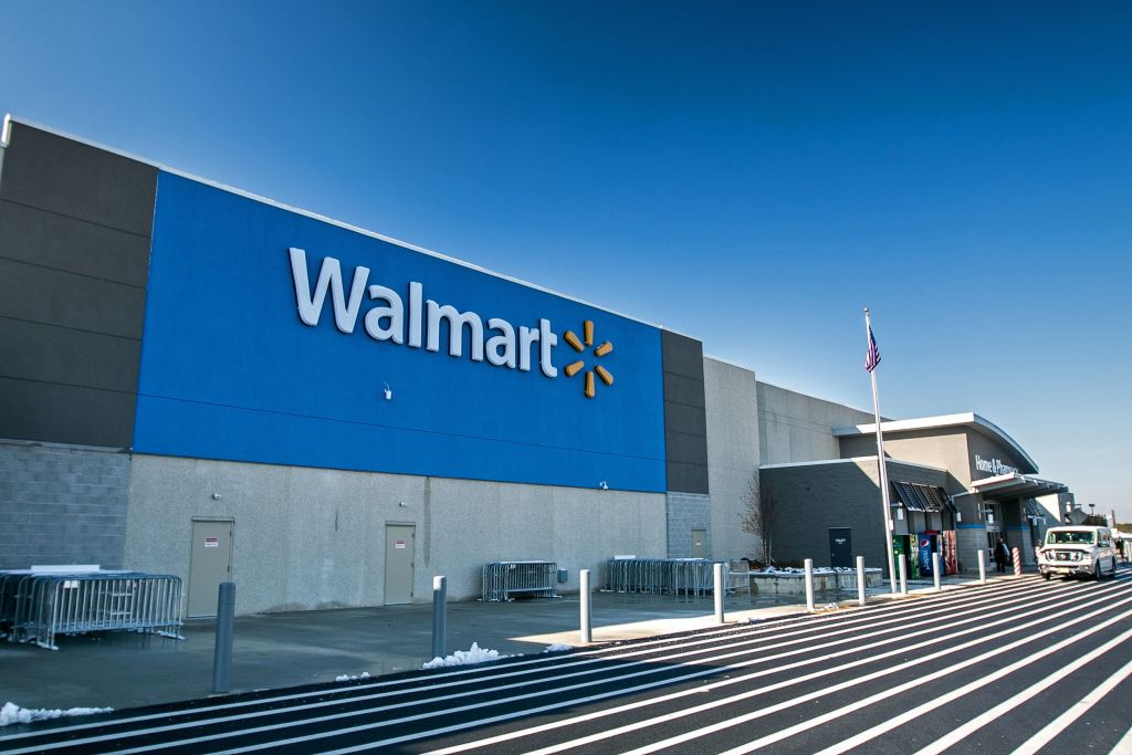 Walmart unveils workforce, AI training programs