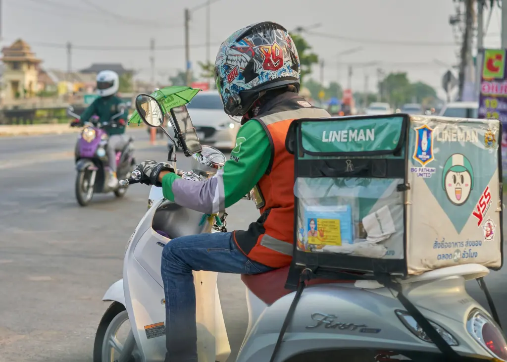 Can Line Man grab Thai delivery crown?