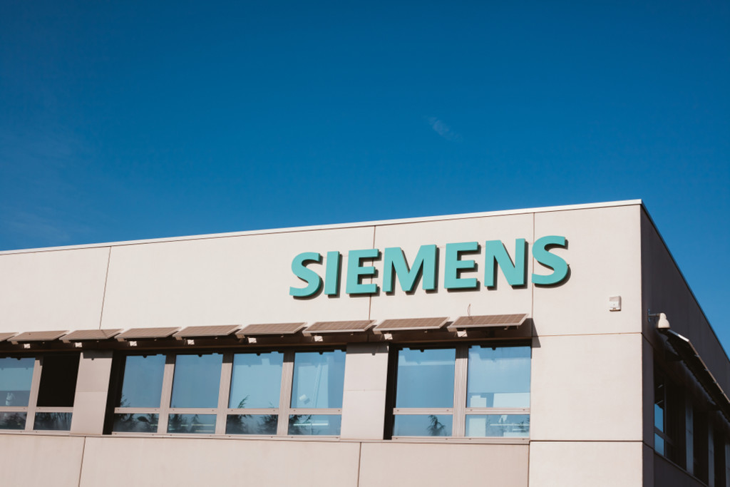 Siemens Q3 orders rise 28% on strong mobility demand