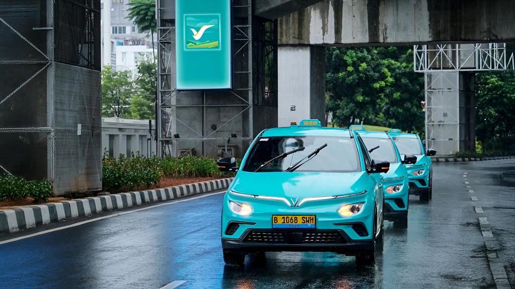 Vietnamese EV taxi firm Xanh SM challenges Grab in SEA expansion