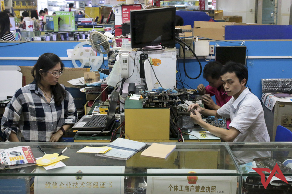 Huaqiangbei, China's massive maker's market (GALLERY)