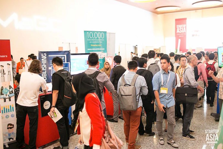 Get a free booth to exhibit at Startup Asia Singapore 2015