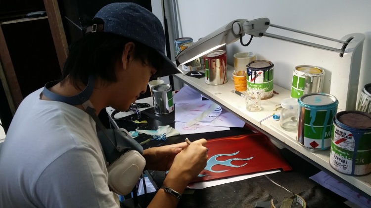 How a competitive gamer became an expert in custom computer paintjobs