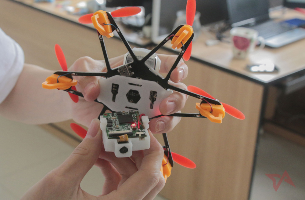 Get a real bird’s eye view with ELF, a VR-enabled drone