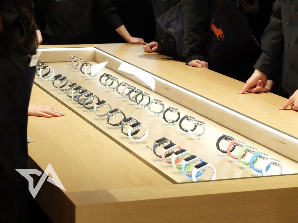 This is what Tokyo’s Apple Watch Store opening looked like