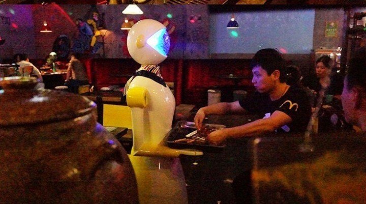There are almost 170 robot waiters on Taobao, but none sold