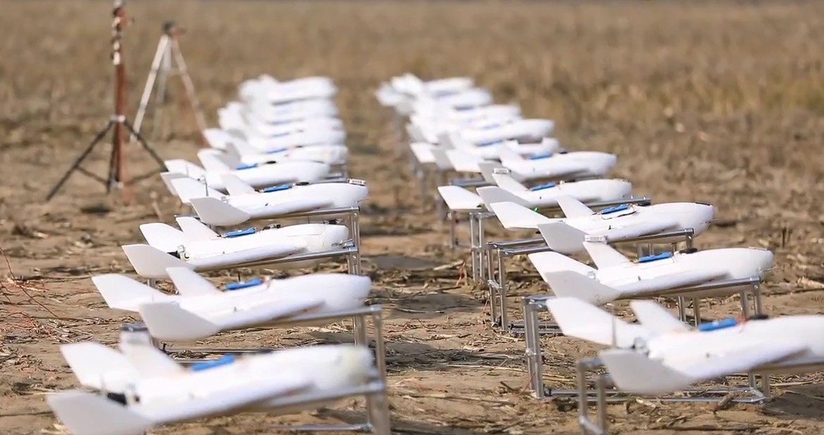 Video: China's swarming military drones