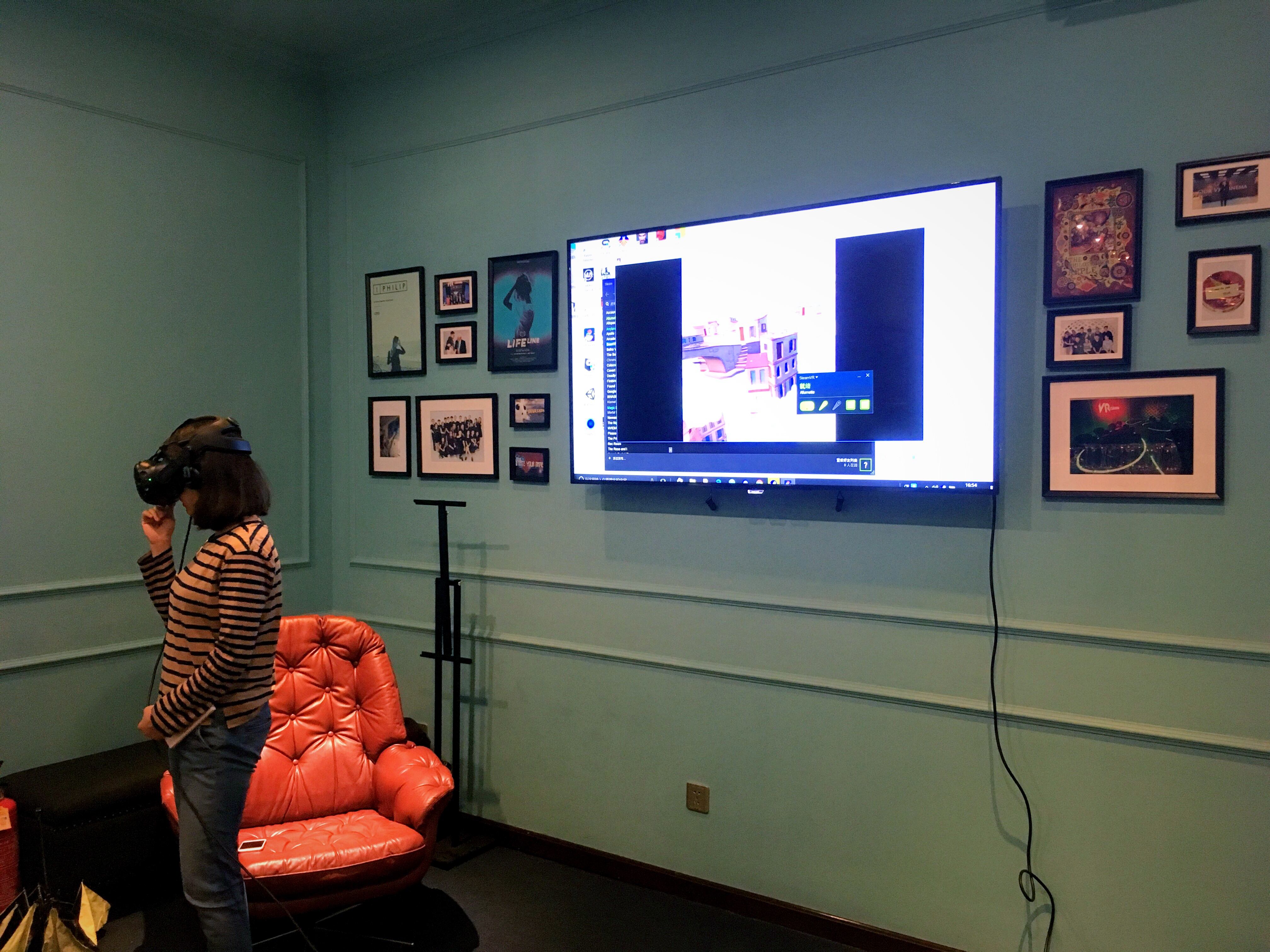 Virtual reality cinemas join arcades in China's offline VR boom