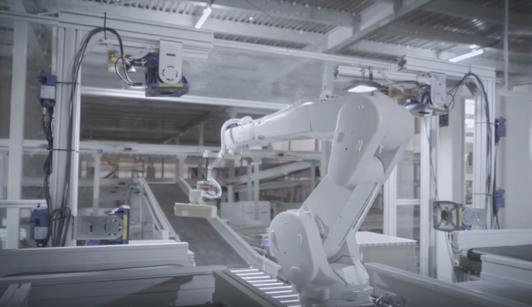 Video: JD’s automated logistics warehouse needs no humans
