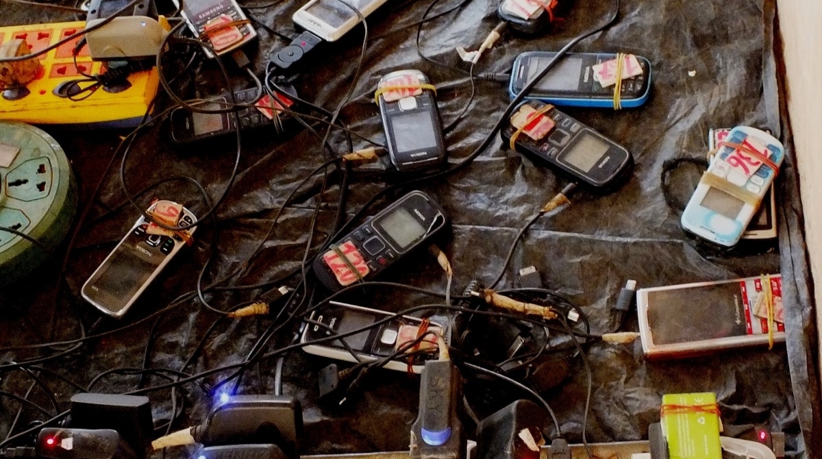 A ‘ghost market’ for gadgets hangs on in hi-tech Shenzhen