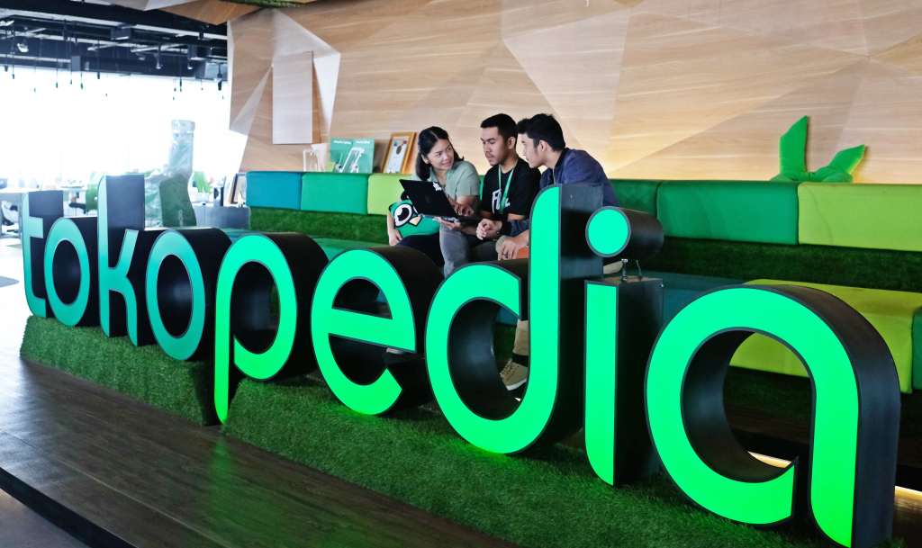 Tokopedia launches online grocery service Tokomart