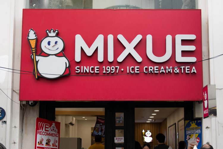 Chinese bubble tea chain Mixue aims for $443m Hong Kong IPO