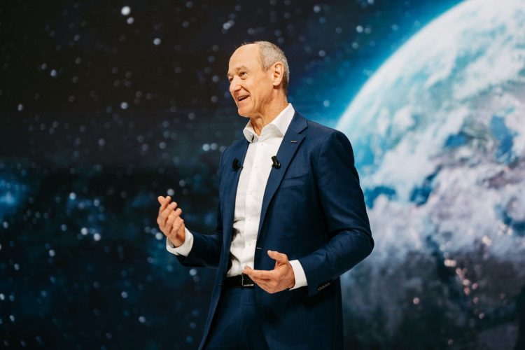 Siemens CEO urges Germany to leverage industrial data for AI