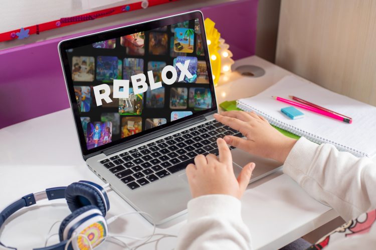 Roblox unveils global facial age checks to access chat